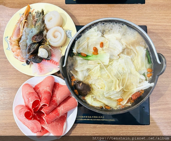 冬湖火鍋 東湖店 『內湖美食冬湖火鍋 東湖店再進化！ 60年老經驗總鋪師，研發＂特製純素麻辣臭豆腐＂中式手工豆腐日式甘辛川式香麻爽