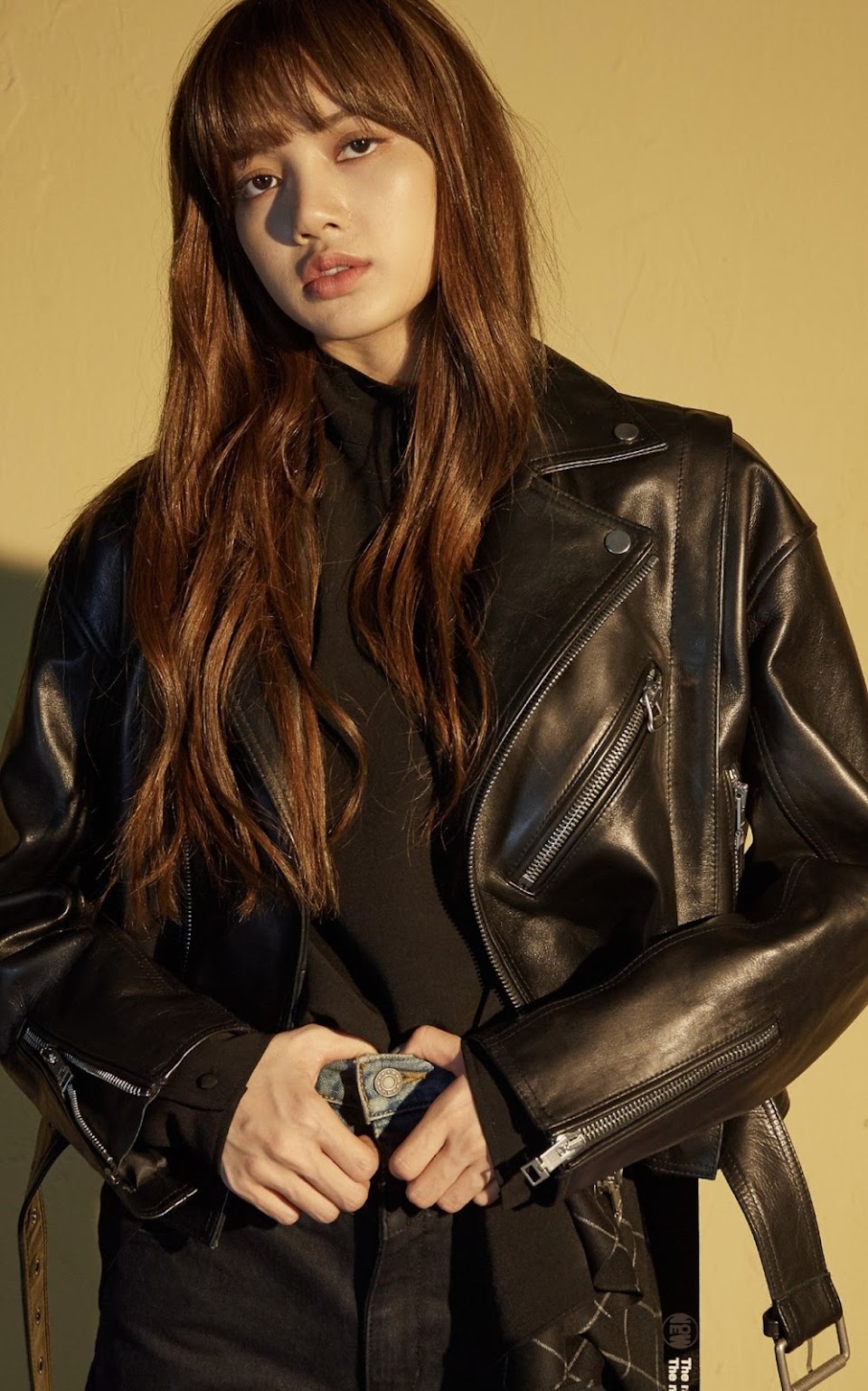 10 Times Blackpinks Lisa Rocked An Edgy Leather Jacket Koreaboo