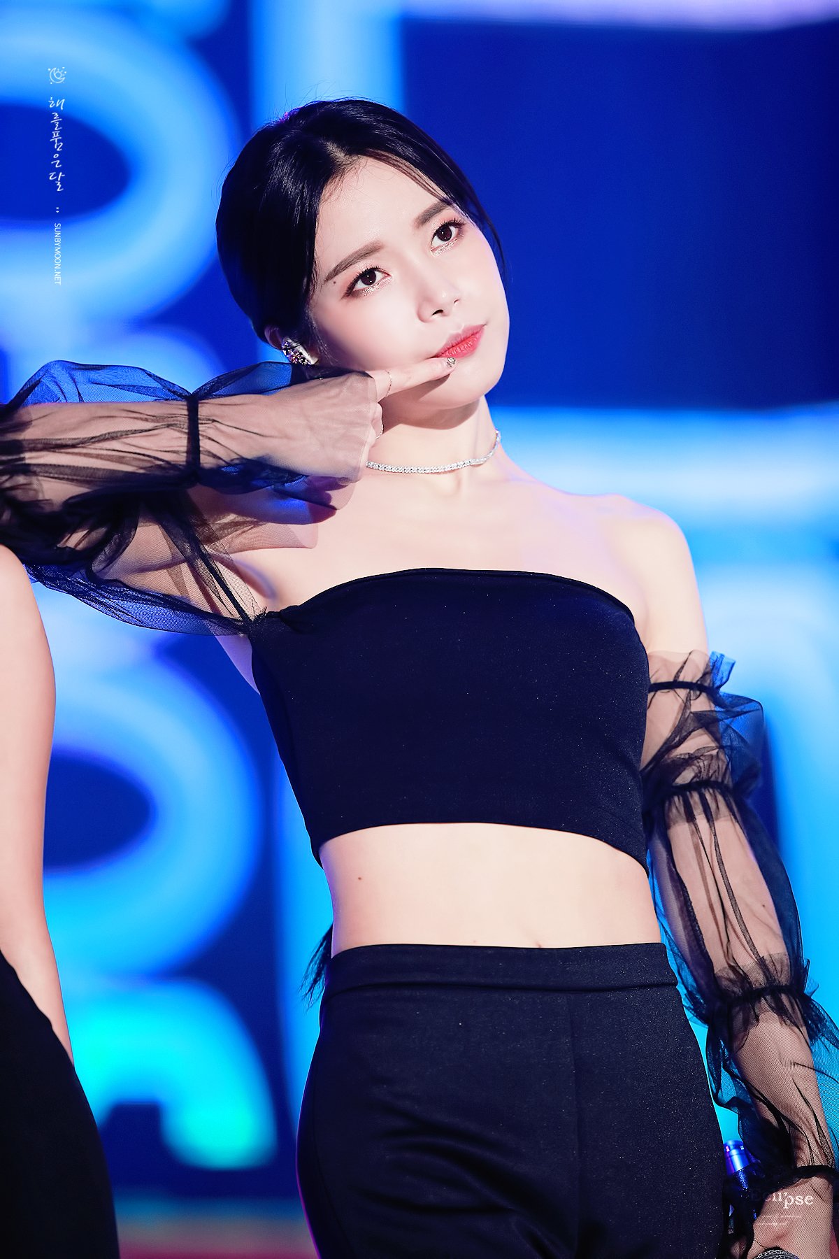 9 Gorgeous Stage Outfits Mamamoos Solar Slayed