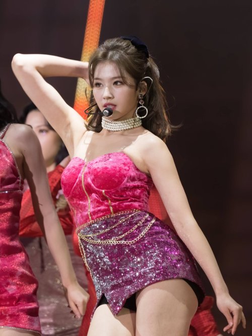 10 Of Twice Sanas Sexiest Looks That Will Make Your Heart Shake Koreaboo