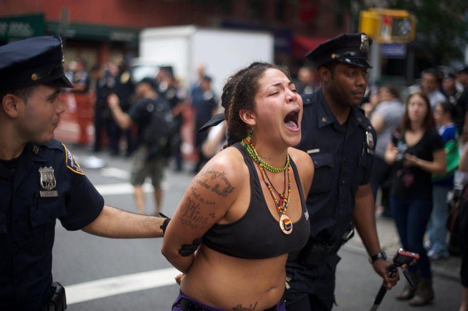 Divergence And Convergence Big Gritty Photos Of The Wall Street