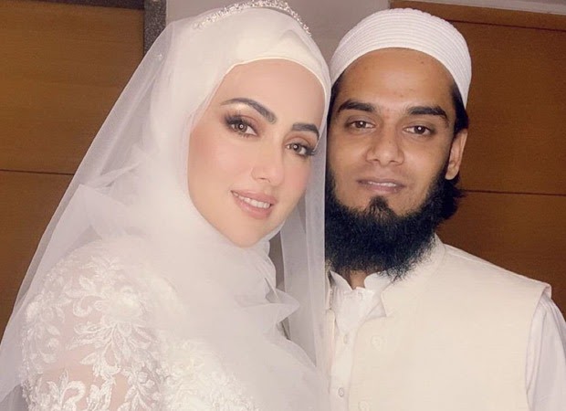 Aabtakviral Sana Khan Shares Stunning Pictures With Husband Mufti Anas