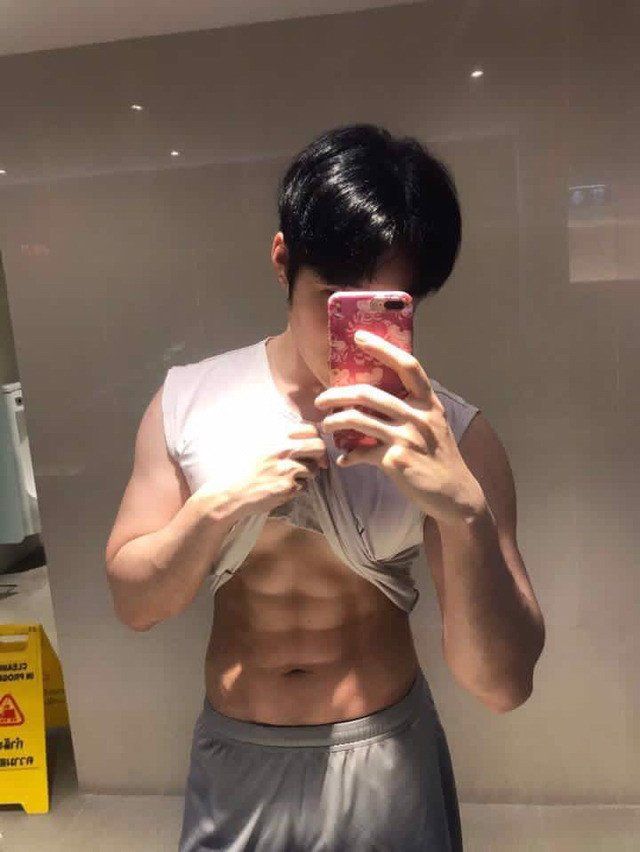 Asian Man Undergoes Shocking Plastic Surgery To Get Killer Abs