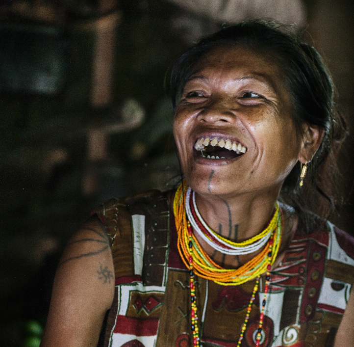 Menilik Uniknya Tradisi Gigi Runcing Sebagai Tanda Kecantikan Suku My