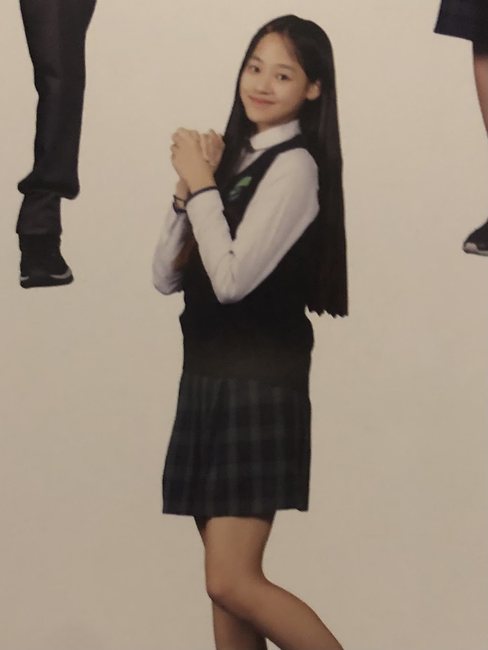 Newjeanss Minji Stuns With Her Gorgeous Looks In Middle School