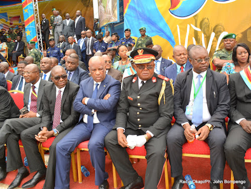 Fête De Lindépendance Des Défilés Militaires Et Civils Organisés En