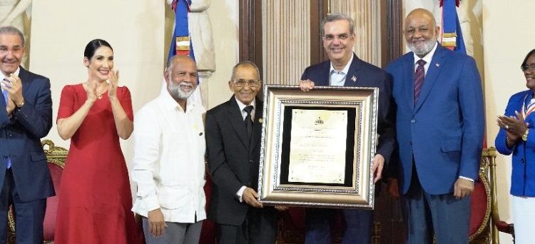 Gobierno Entrega Premios Excelencia Magisterial 2022 A Docentes