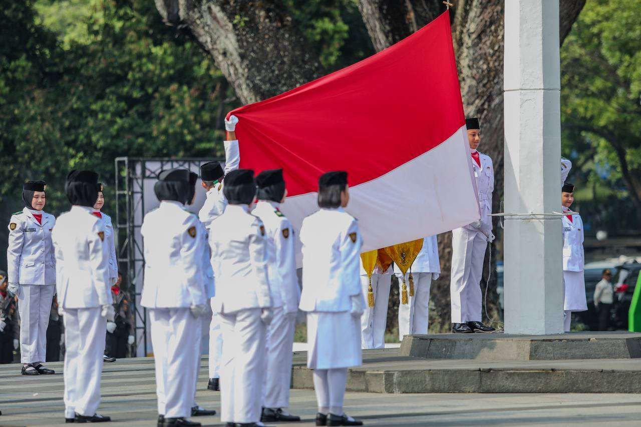 Hari Pahlawan Momentum Perangi Kemiskinan Dan Kebodohan Kabar Karawang