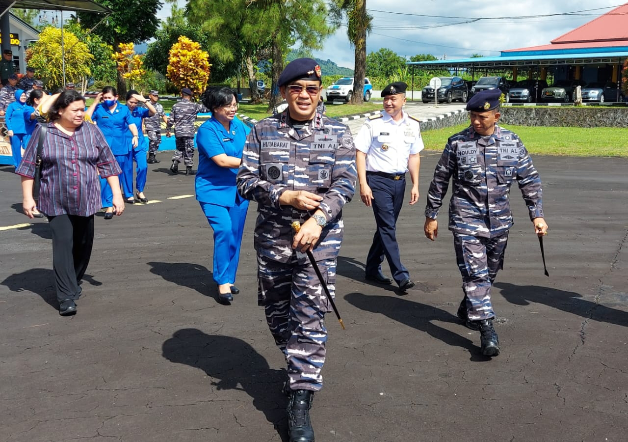 Danlantamal Viii Lepas Keberangkatan Pangkoarmada Ii Dari Lanudal Manado