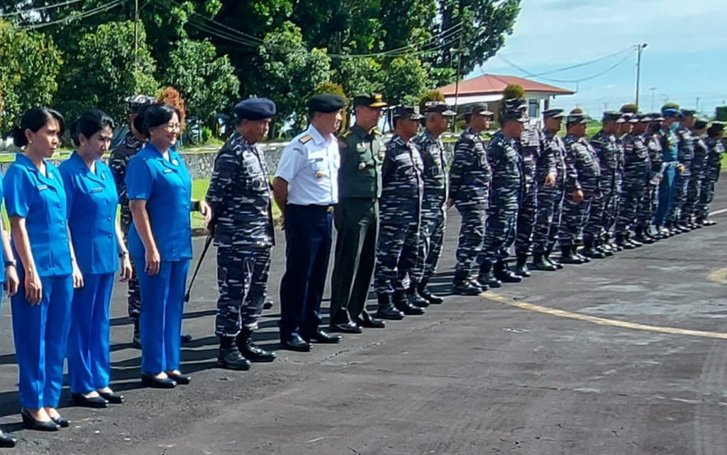 Danlantamal Viii Lepas Keberangkatan Pangkoarmada Ii Dari Lanudal Manado