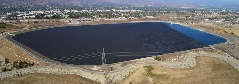 Los Angeles Reservoir Covered With 96 Million Plastic Balls To Fight