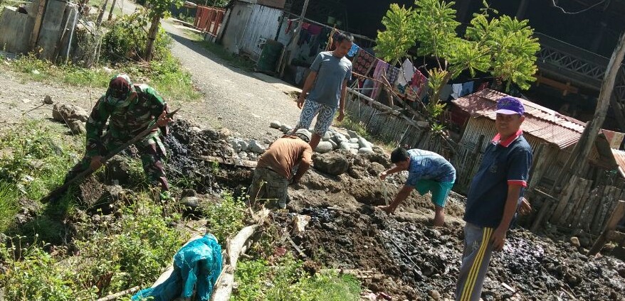 Wujud Nyata Bakti Tni Kepada Rakyat Babinsa Koramil 05marioriwawo