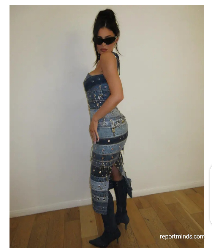 Fashion Goddess Kylie Jenner Slays In Denim Outfit Photos Report Minds