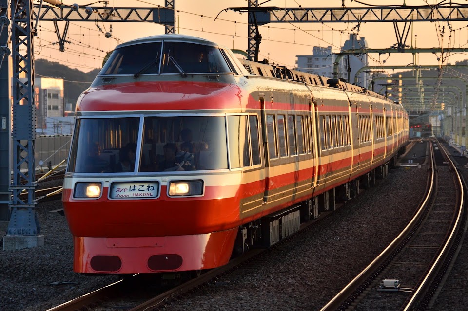 小田急 710ロマンスカーlseが定期運行終了