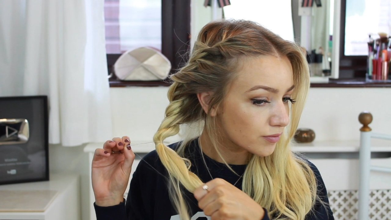 How To Style Grown Up Pigtails