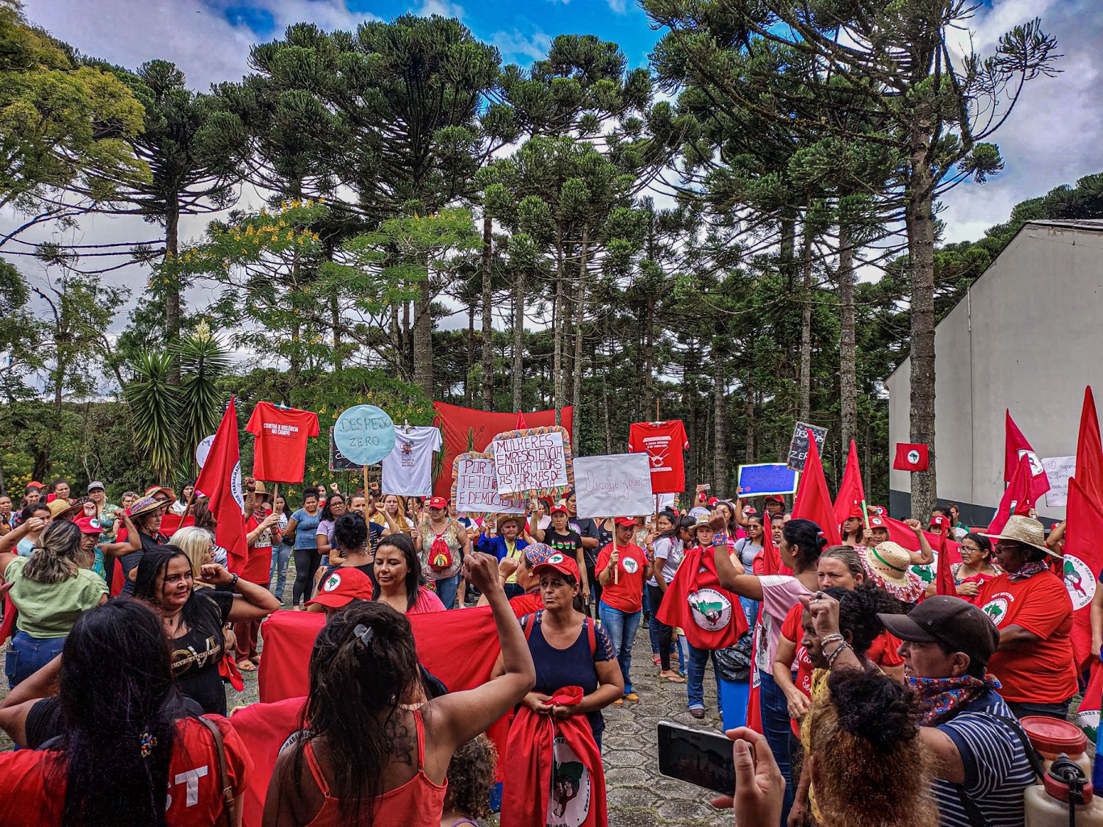 Jornada Das Mulheres Sem Terra No Pr Reúne 600 Camponesas Em Marcha