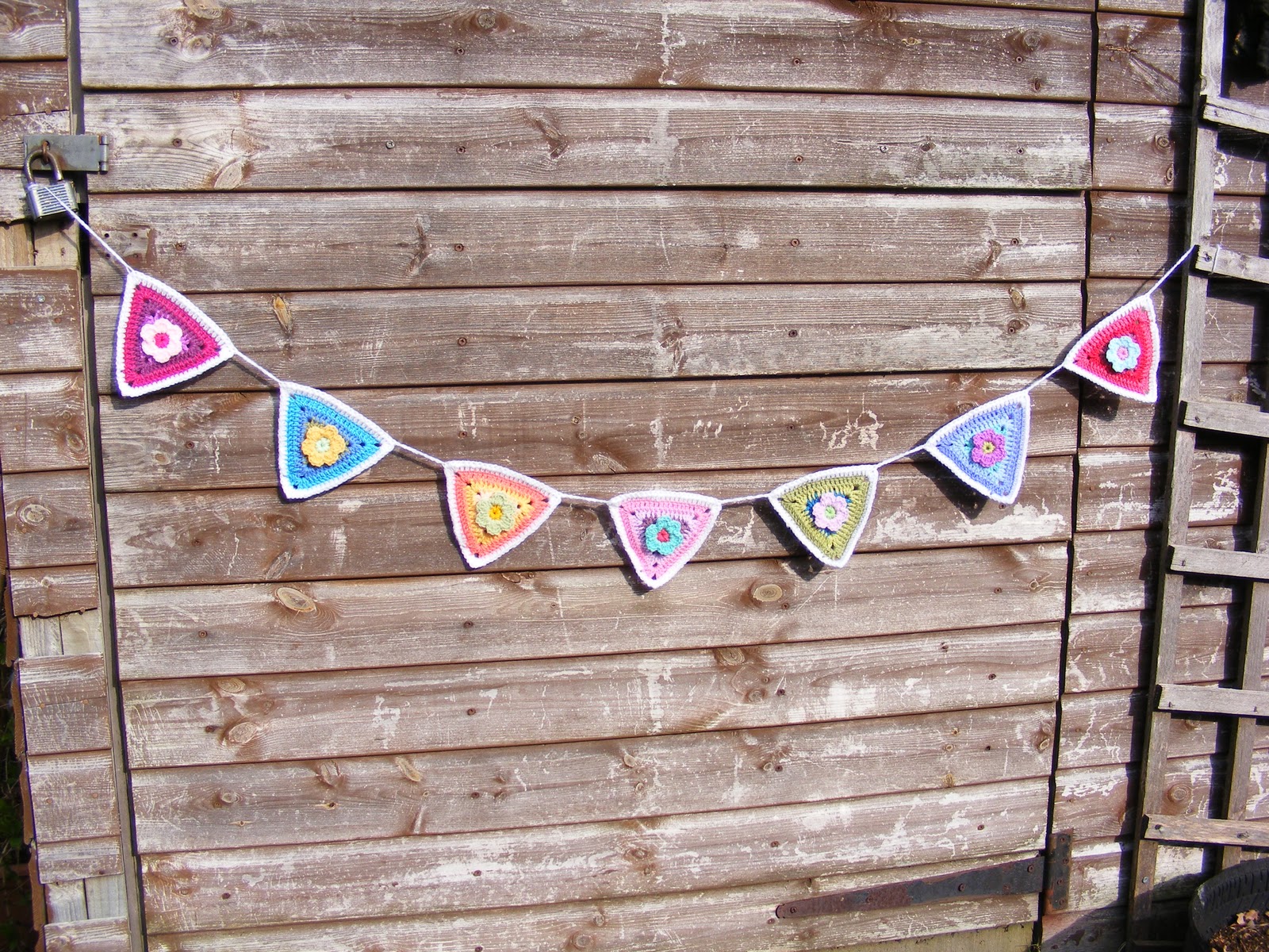 Pinkfluffywarrior More Crochet Bunting Triangles