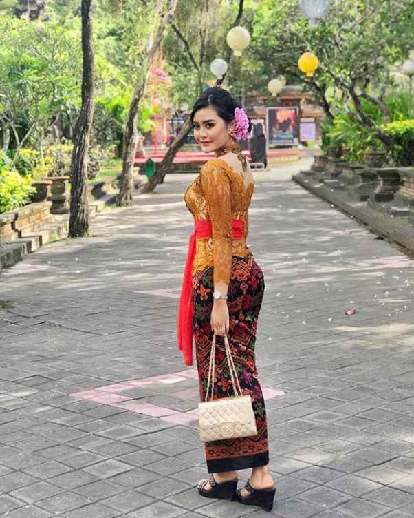 Rekomendasi Model Kebaya Bali Terbaru Cantik Dan Menawan Zalora Thread