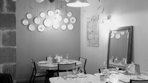 Restaurant Les 2 Pieds Sous La Table Dans Aurillac