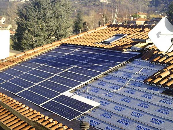 Pannelli Fotovoltaici Integrati Nella Copertura