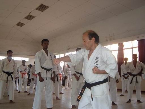 Mestre Oscar Higa Shorinryu Kyudokan