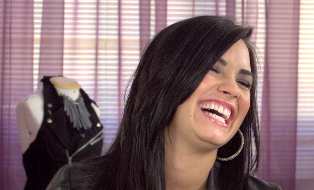 Demilovatospnews Nueva Foto De Demi Lovato En As The Bell Rings