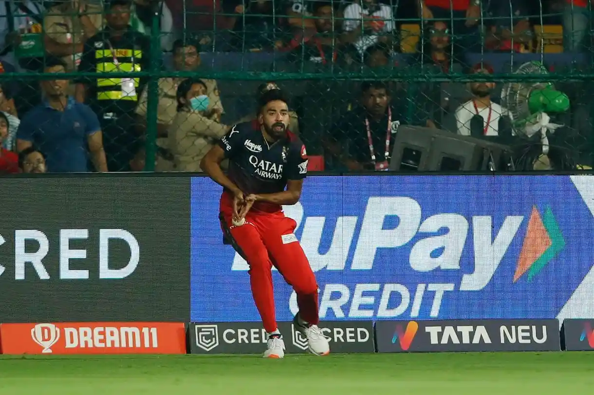 Watch Mohammed Siraj Drops A Simple Catch Virat Kohli Gives An Angry