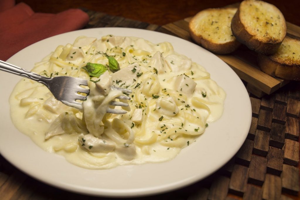 Lamerica Festeggia Le Fettuccine Alfredo