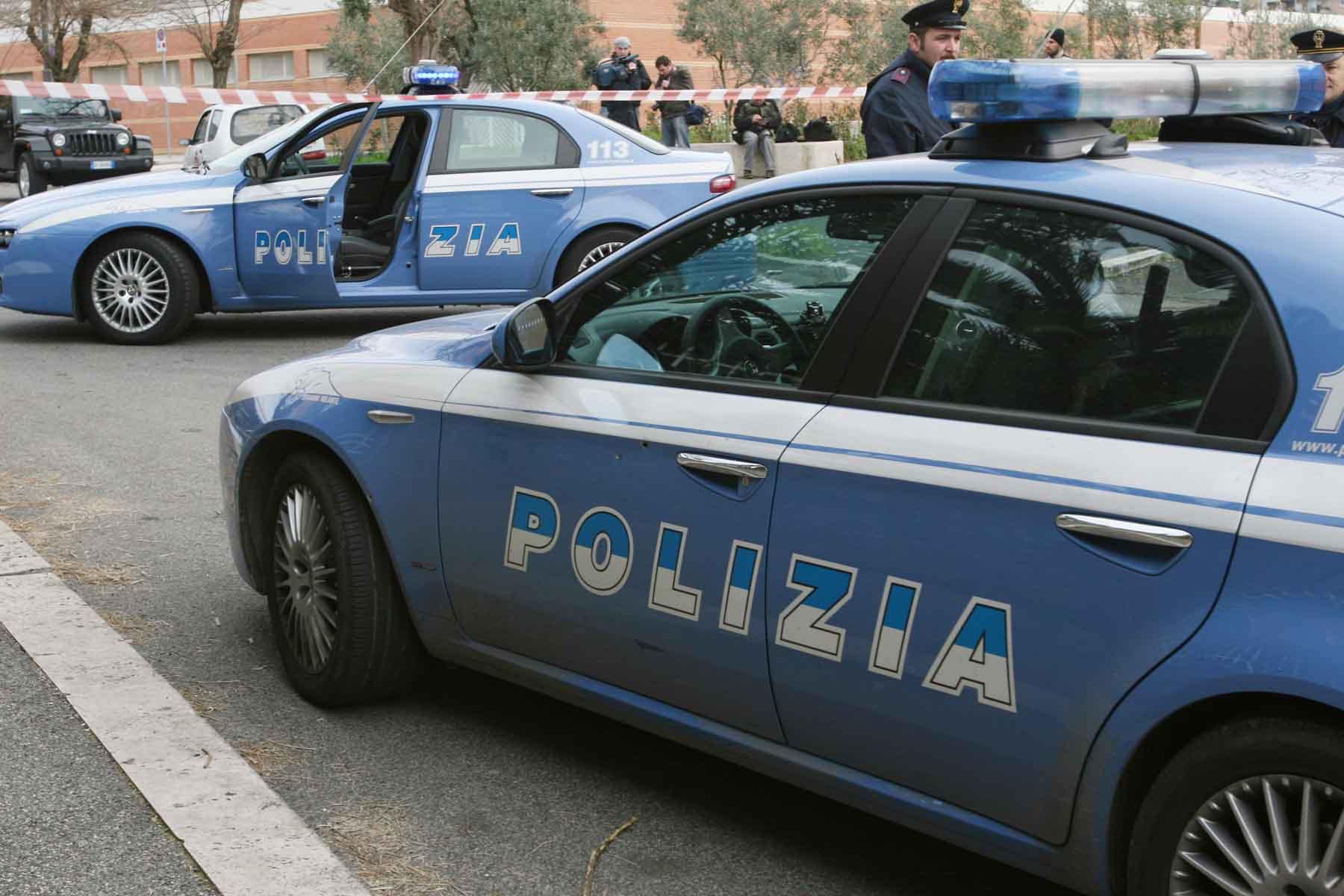 Siena Uomo Uccide La Moglie A Coltellate Poi Si Suicida