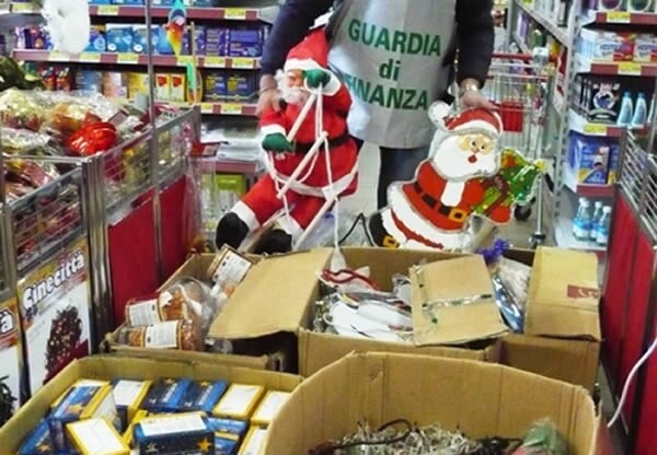 Natale 4 Milioni Di Giocattoli E Addobbi Pericolosi Sequestrati Dalla Gdf