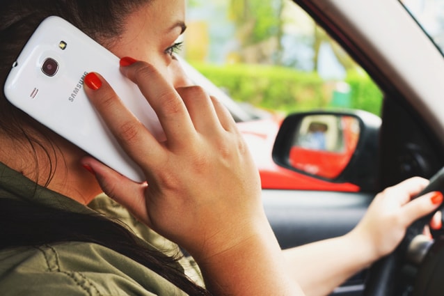 Cellulare In Auto Cosa è Vietato E Cosa Si Può Fare Alla Guida