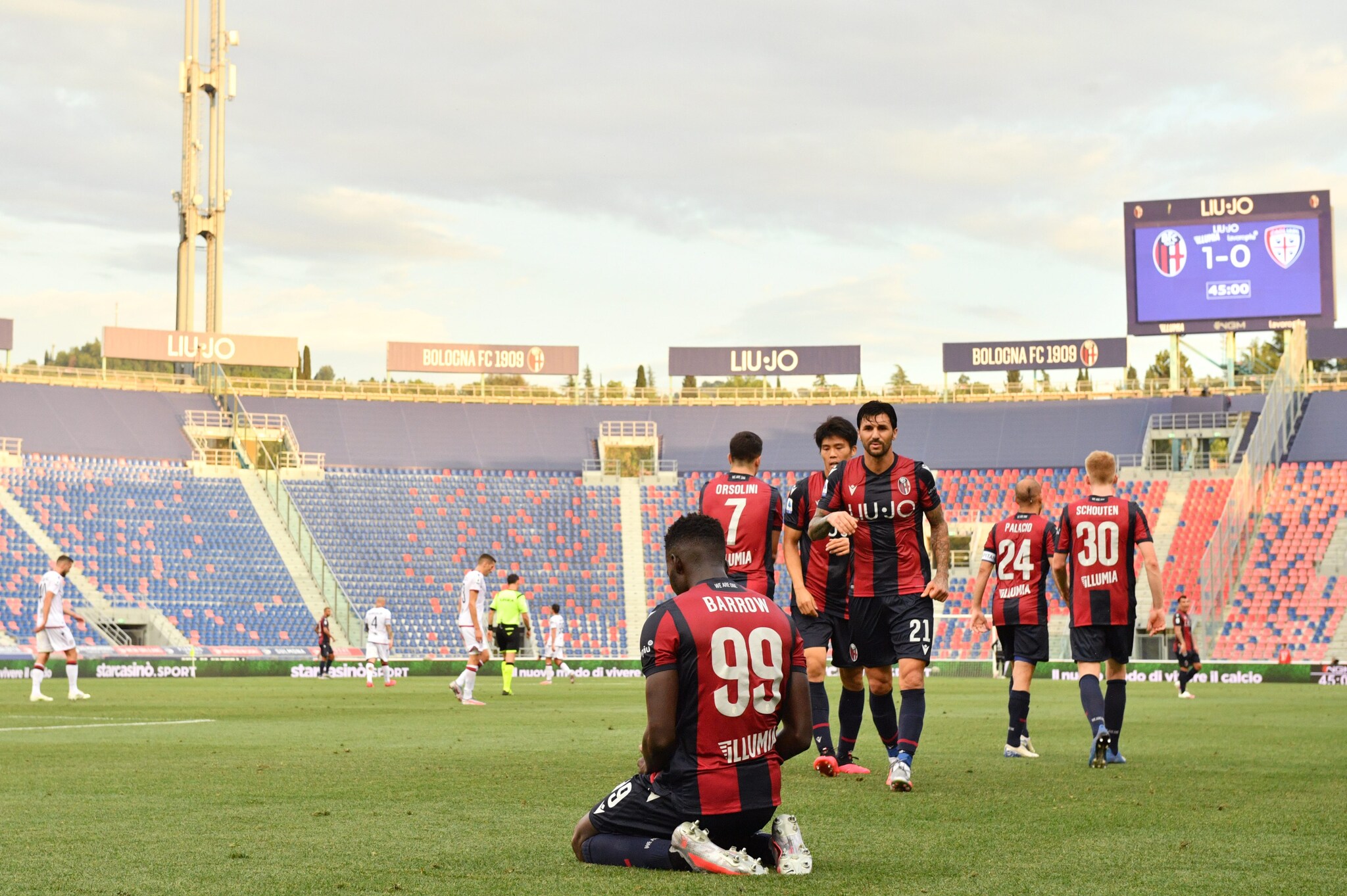 Bologna Cagliari 1 1 Simeone Risponde A Barrow Mihajlovic E Zenga Si