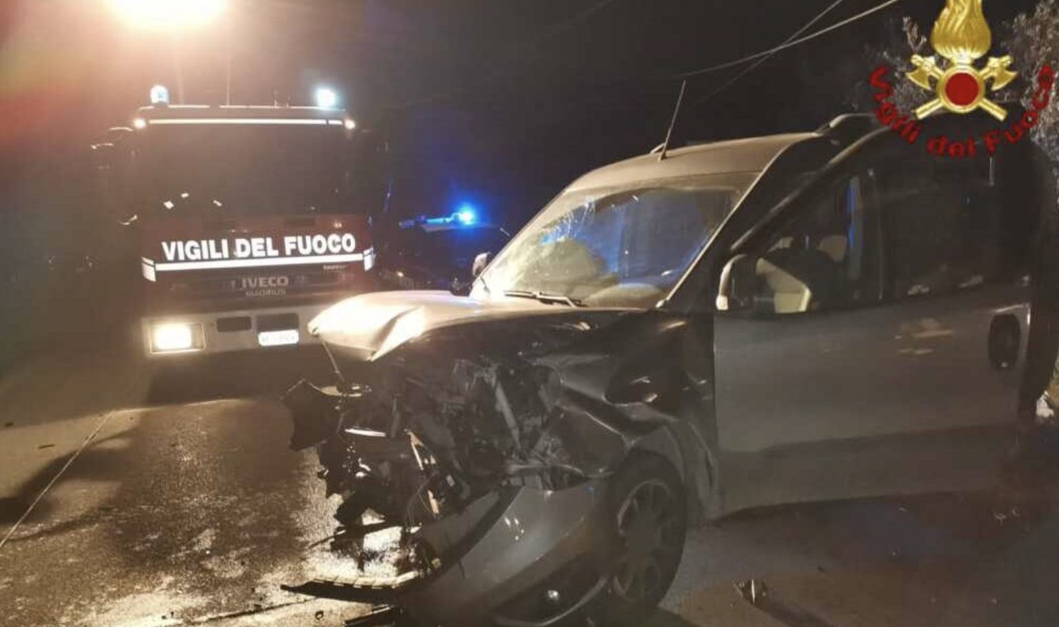 Incidente Frontale Tra Due Auto A Bracciano Si Scontrano E Urtano Una