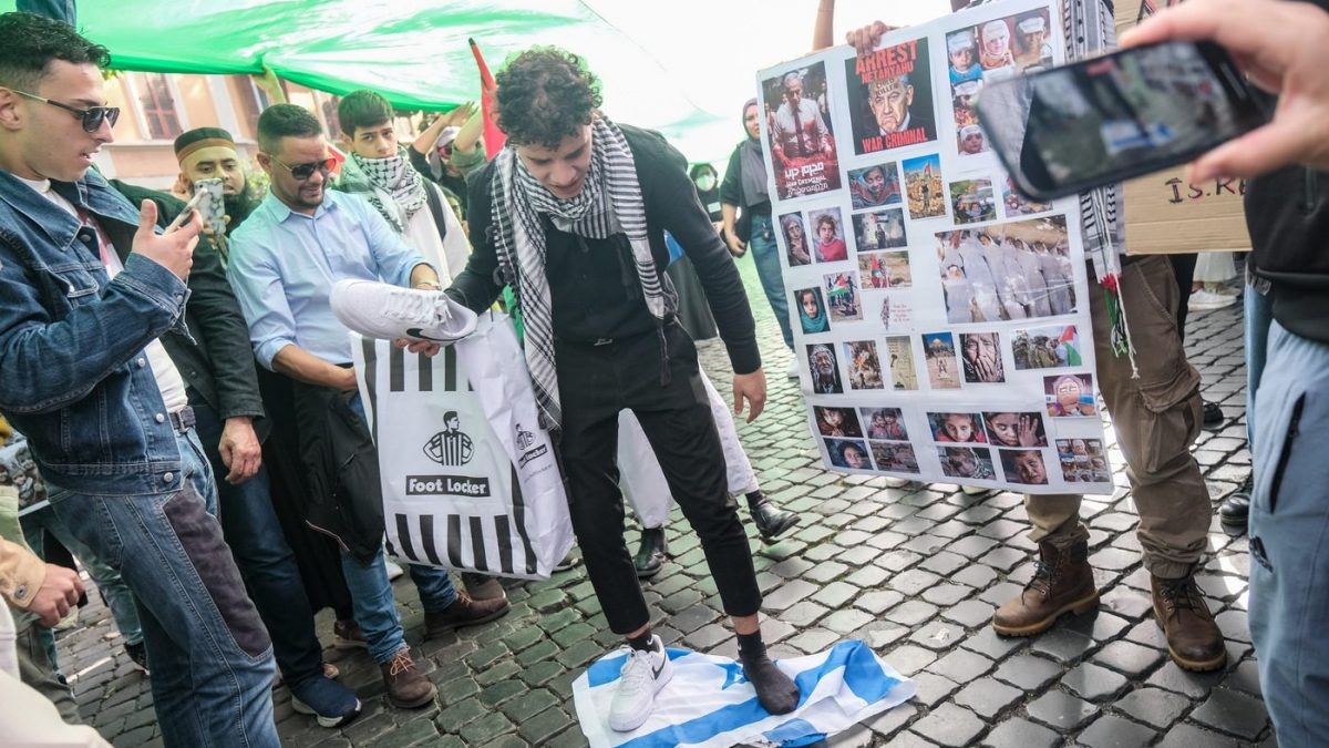 Corteo Per La Palestina A Roma In 20mila Per Una Pace Giusta