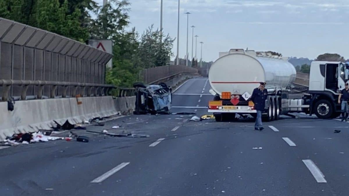 Tragico Incidente Sul Grande Raccordo Anulare Di Roma Scontro Tra Auto