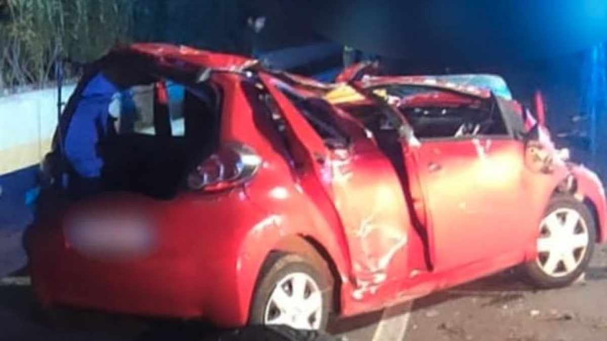 Auto Finisce Fuori Strada E Si Ribalta Nella Notte A Lecco Muoiono Due