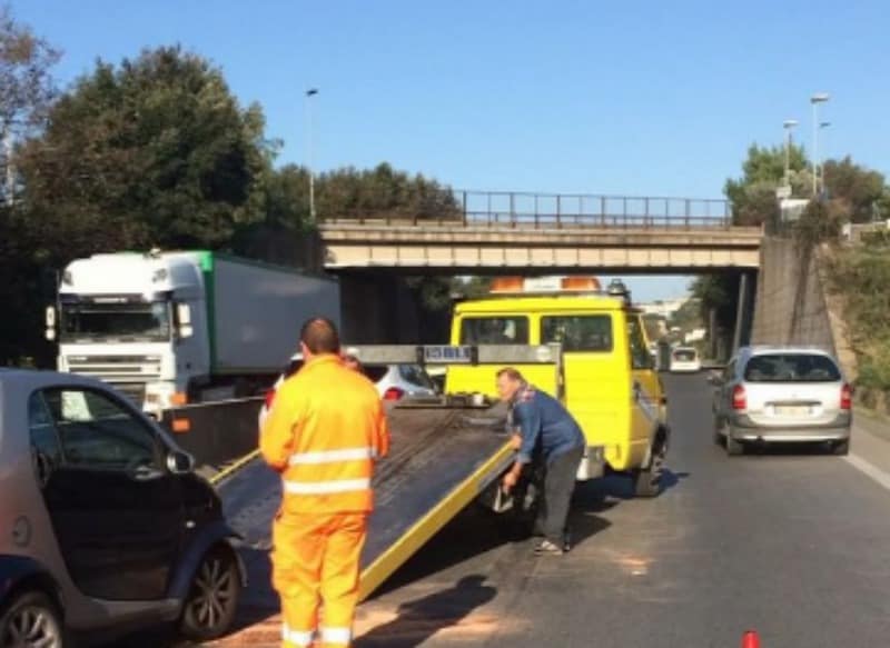 Incidente Sulla Pontina Allaltezza Di Pomezia Traffico Bloccato