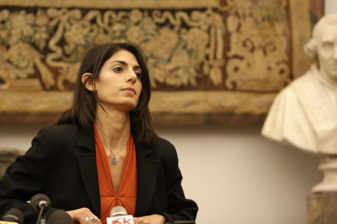 Virginia Raggi Indagata Dalla Procura Di Roma Per La Nomina Di Marra