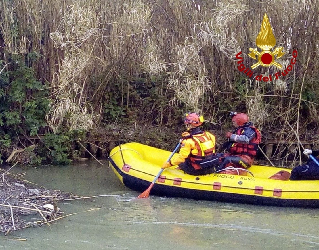 Fiumicino Trovato Il Cadavere Di Un Uomo Alla Foce Del Tevere Mistero