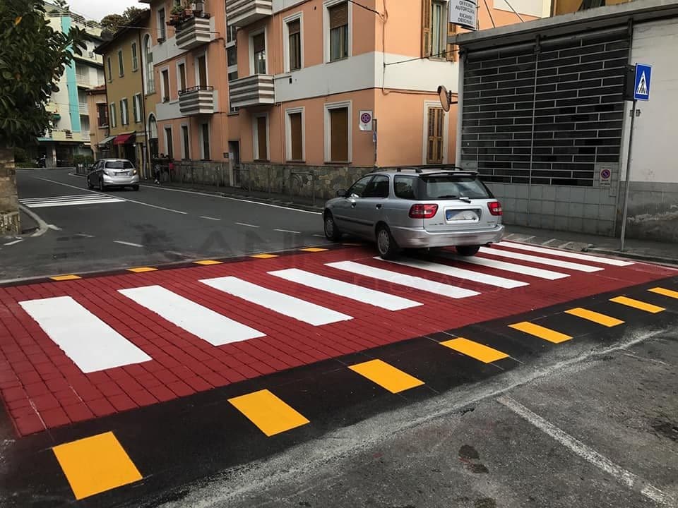 A Napoli Strisce Pedonali Rialzate Contro Gli Investimenti Di Pedoni