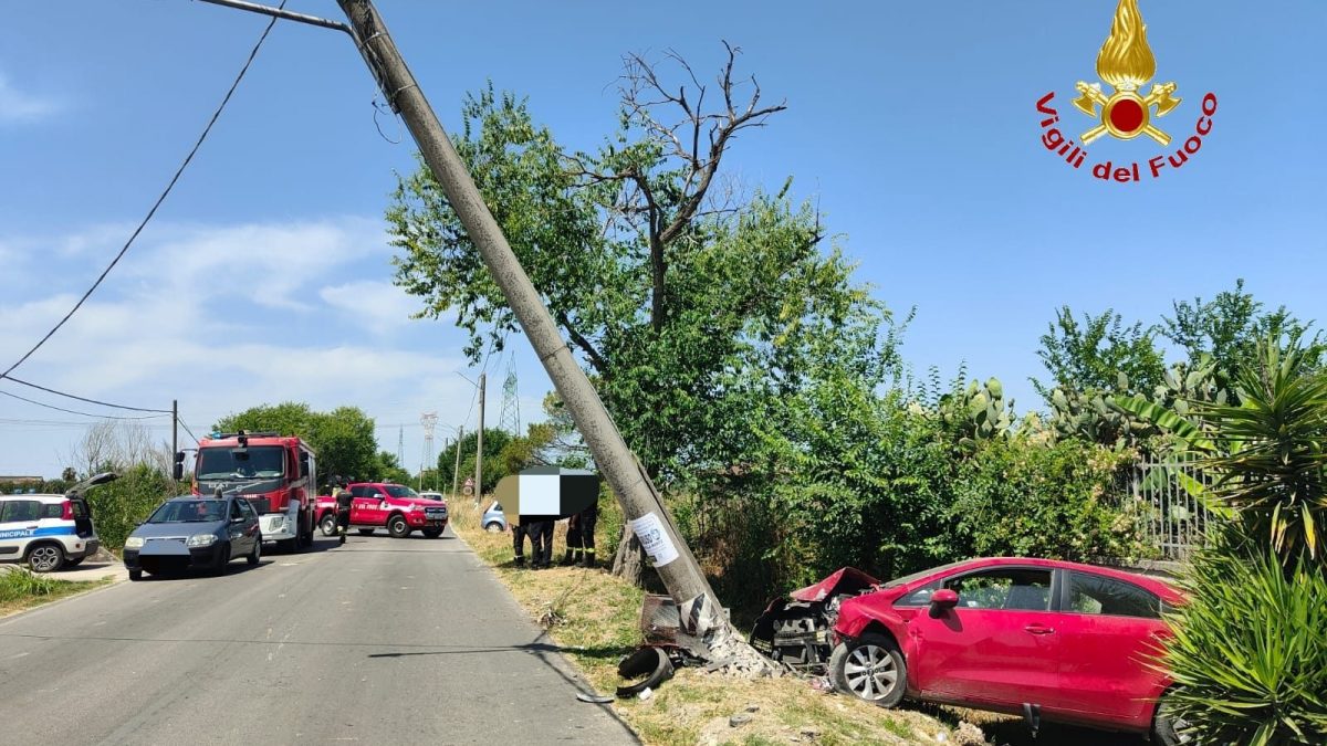 Scontro Tra Due Auto Nel Casertano Quattro Feriti Cè Anche Un Bambino