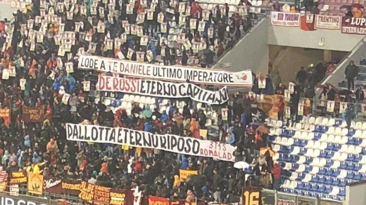 I Tifosi Della Roma Contestano Pallotta Anche Al Mapei Stadium