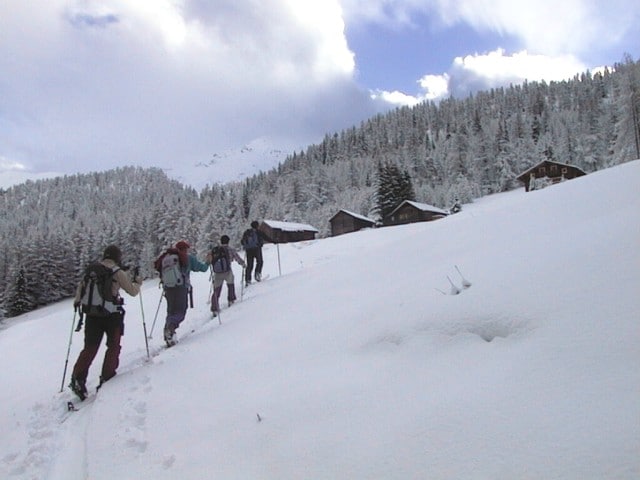 Tragedia In Svizzera Travolti Da Valanga Muoiono Due Scialpinisti