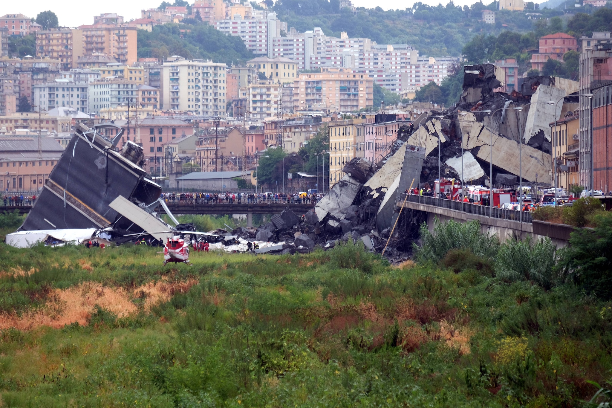 Crollo Ponte Morandi Un Mese Dopo Genova Si Ferma Per Ricordare Le 43