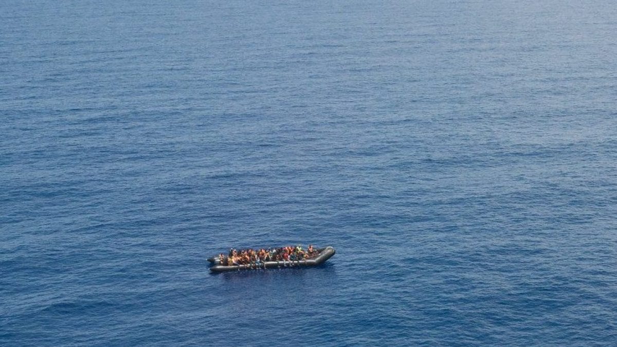 La Grecia Abbandona I Migranti In Mare Messi Su Gommoni Senza Motori