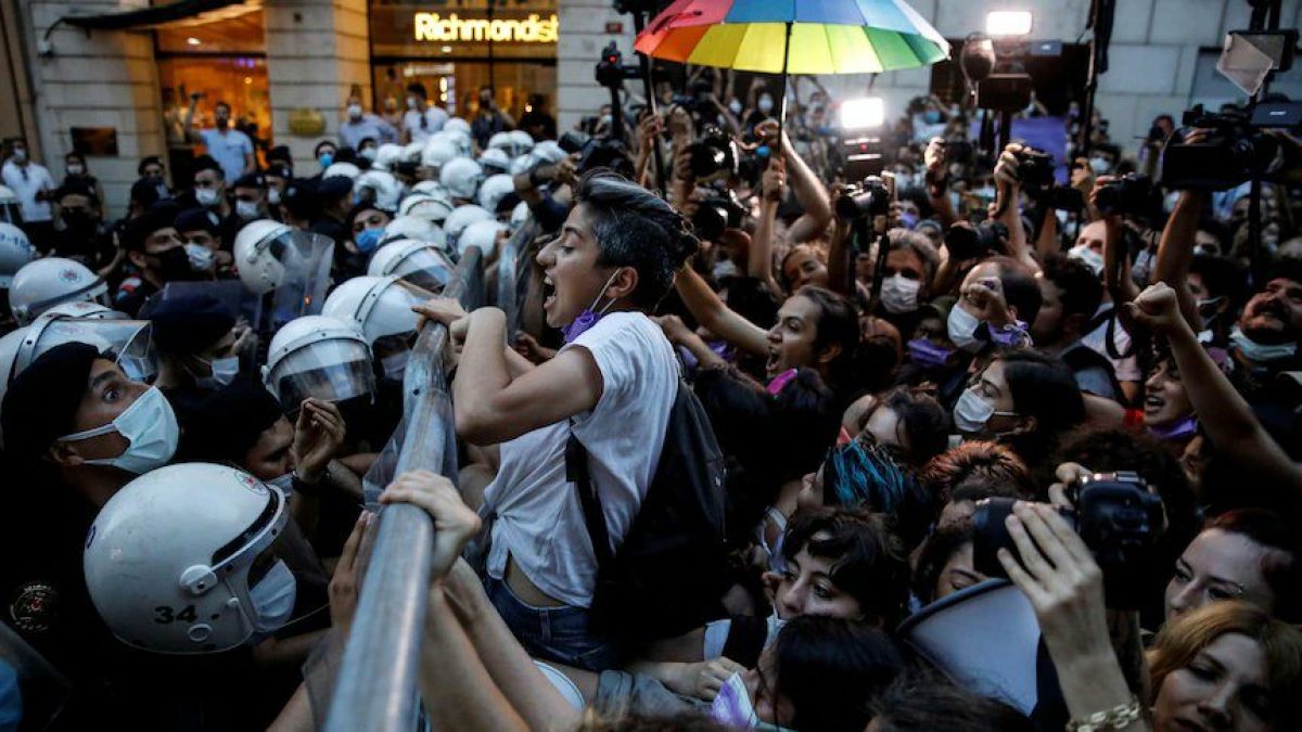 La Turchia Fuori Dalla Convenzione Di Istanbul Donne In Piazza Per