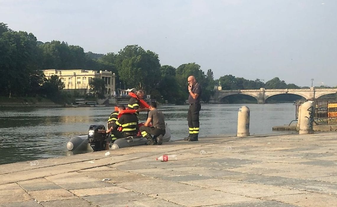 Giallo A Torino 15enne Scompare Nel Po Dopo Un Tuffo Trovato Un